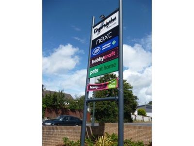 SP52 Sign Support Columns Retail Park Newquay – Urban Design ...